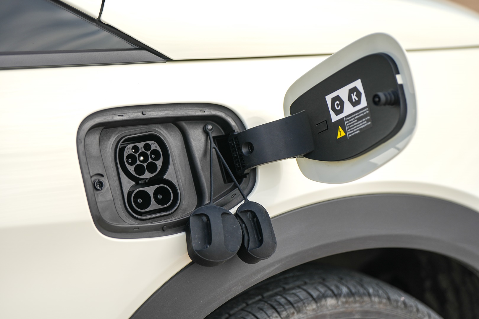 บีวายดี BYD Dolphin Standard Range ปี 2023 ราคา 499,900 บาท | เช็คราคา.คอม