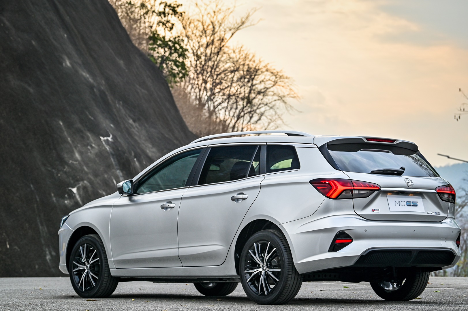 เอ็มจี MG-ES EV-ปี 2023 ราคา 959,000 บาท | เช็คราคา.คอม