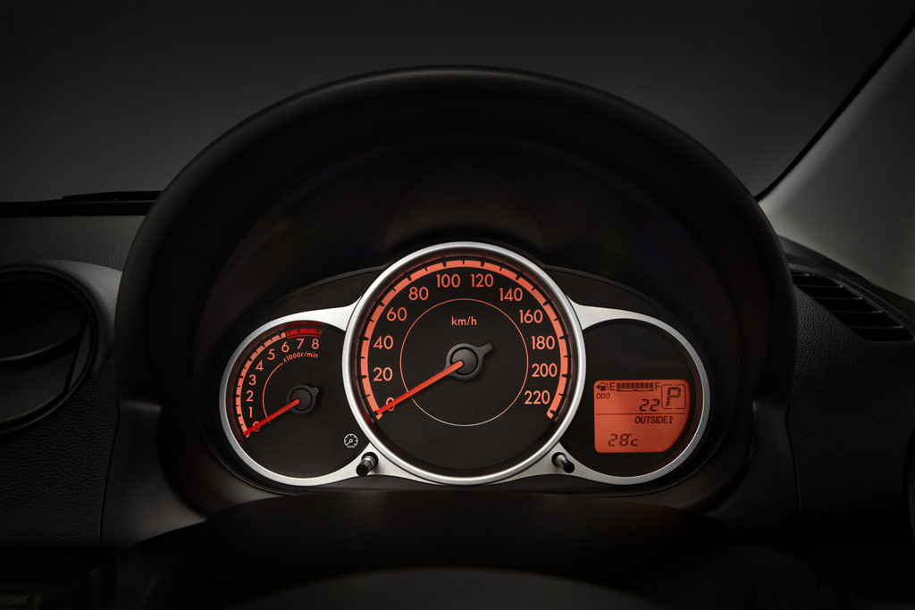 มาสด้า Mazda 2 Sports Groove MT ปี 2012 ราคา 550,000 บาท | เช็คราคา.คอม