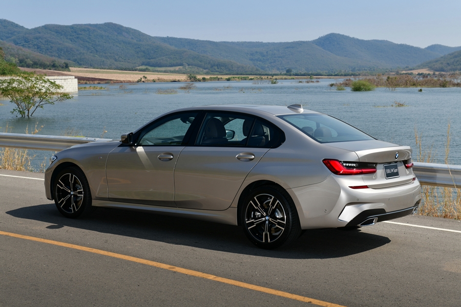 บีเอ็มดับเบิลยู BMW Series 3 330Li M Sport ปี 2021 ราคา 2,899,000 บาท | เช็คราคา.คอม