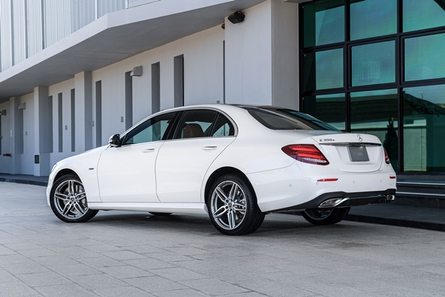 เมอร์เซเดส-เบนซ์ Mercedes-benz E-Class 300 e AMG Dynamic ปี 2019 ราคา ...