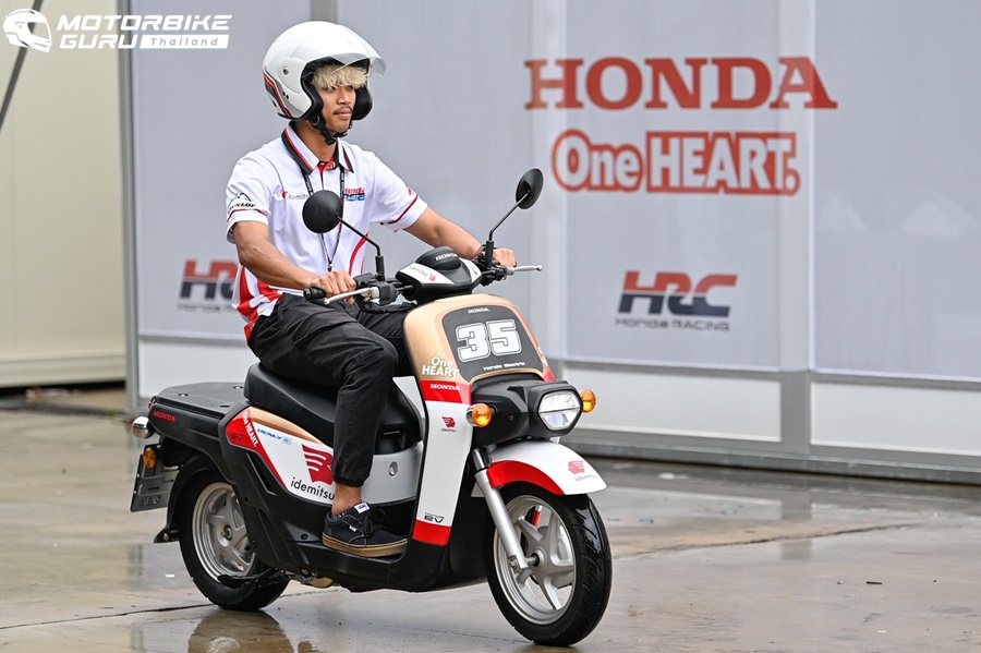 ก้อง-สมเกียรติ บิดสกูตเตอร์ไฟฟ้า Honda BENLY e: ลายพิเศษโชว์สมรรถนะใน ...