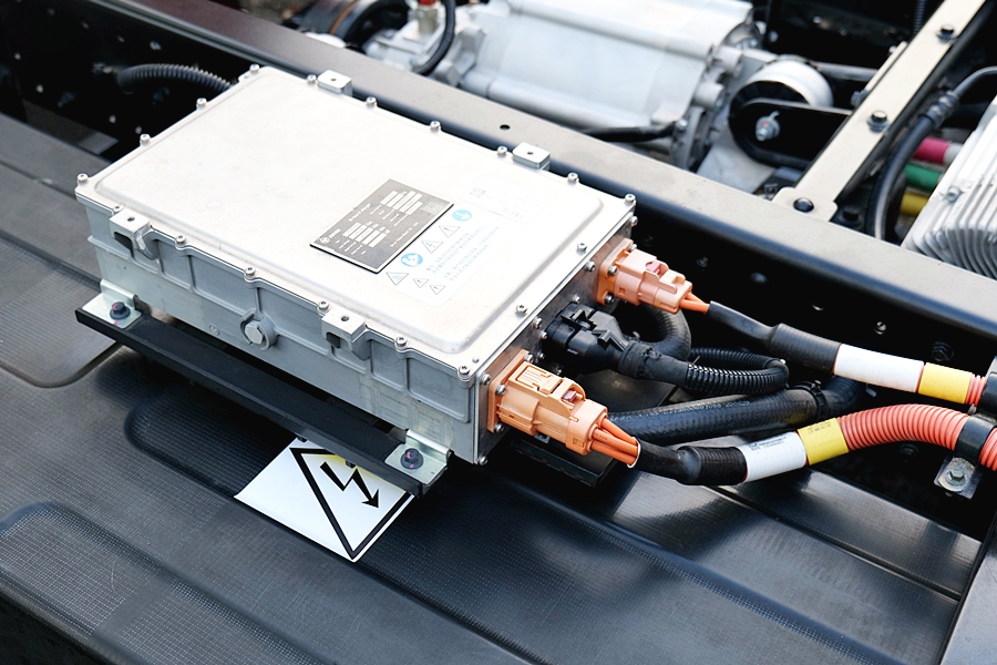 รีวิว ลองขับรถ 6 ล้อไฟฟ้าล้วน AUMARK iBlue 85 PURE วิ่งได้ 240 กม. ...