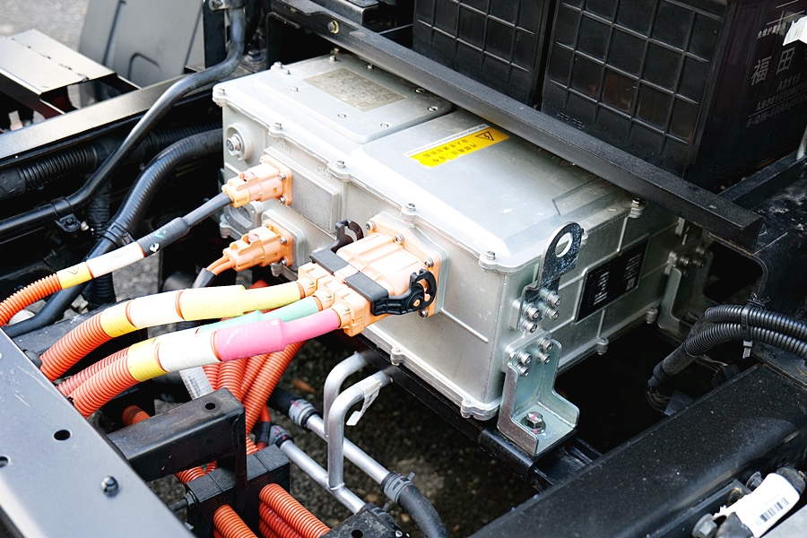 รีวิว ลองขับรถ 6 ล้อไฟฟ้าล้วน AUMARK iBlue 85 PURE วิ่งได้ 240 กม. ...