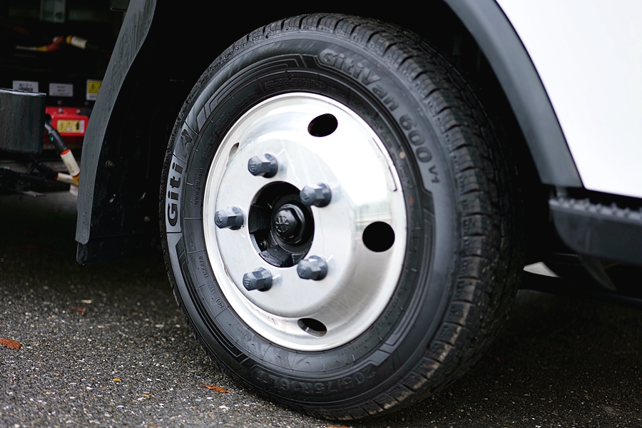 รีวิว ลองขับรถ 6 ล้อไฟฟ้าล้วน AUMARK iBlue 85 PURE วิ่งได้ 240 กม. ...