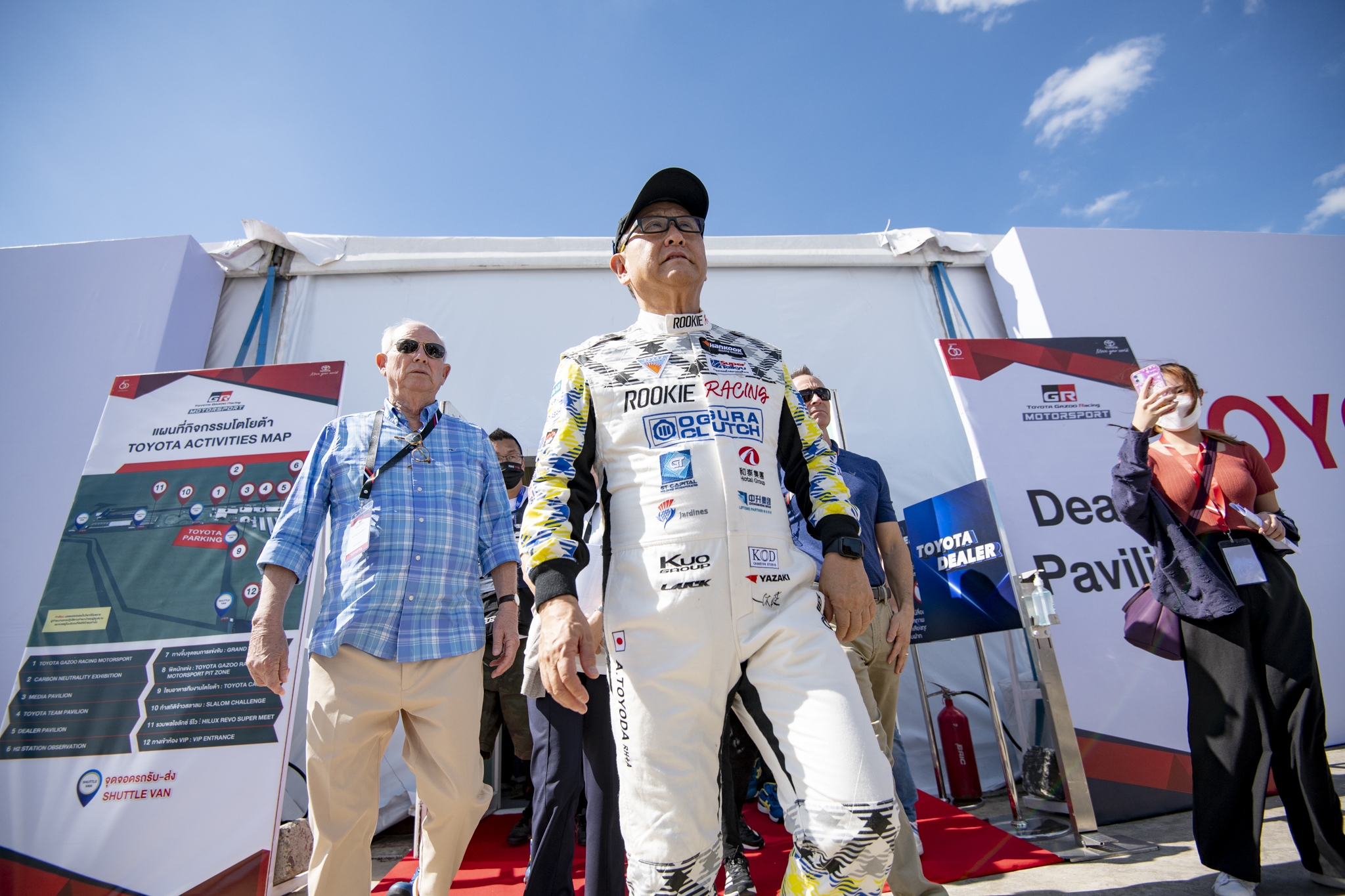 ประธานโตโยต้าพร้อมทีมแข่ง ROOKIE Racing ลงแข่ง Endurance 25 ชม.ในไทย ...