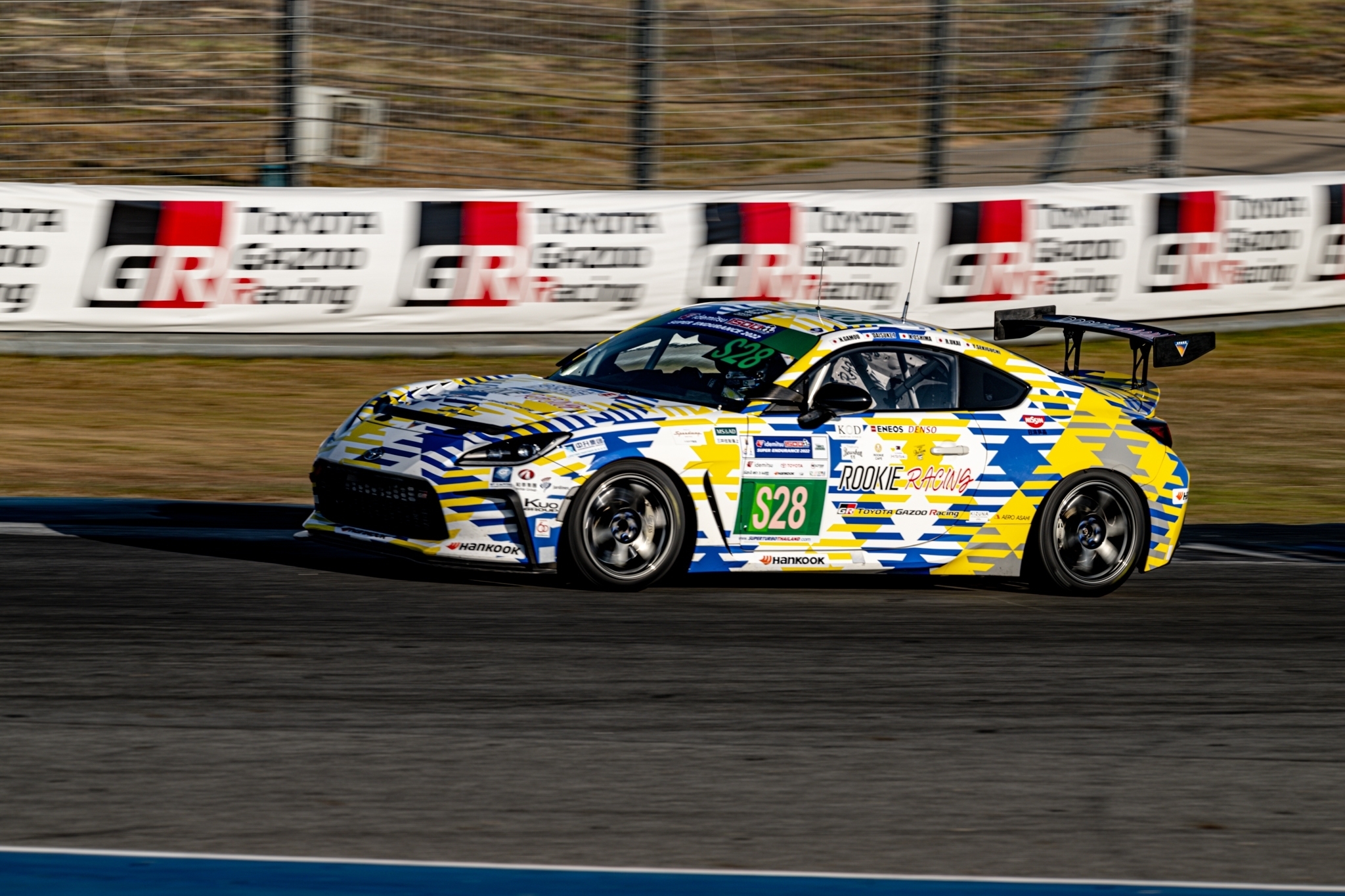 ประธานโตโยต้าพร้อมทีมแข่ง ROOKIE Racing ลงแข่ง Endurance 25 ชม.ในไทย ...