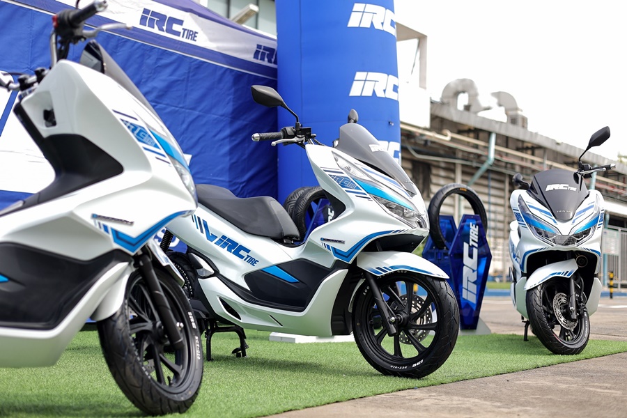 Honda ส่งมอบรถจักรยานยนต์ไฟฟ้าให้กับ IRC เพื่อลดมลพิษในโรงงาน พร้อม ...