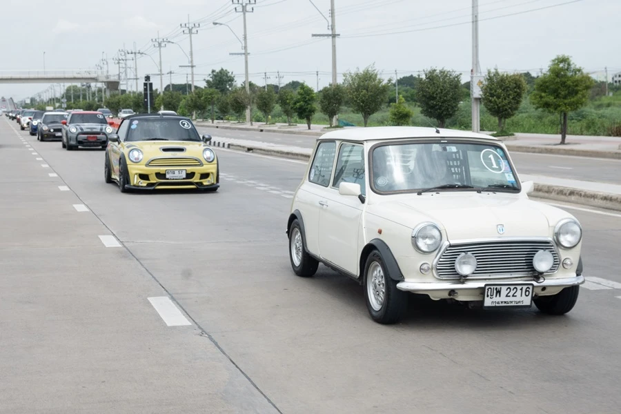 MINI Millennium Auto ร่วมฉลองครบรอบ 64 ปี MINI นำชาว MINISTER เป่าเค้ก ...