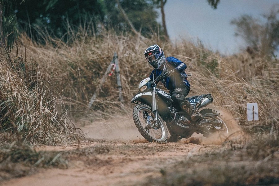 ยามาฮ่าจัดกิจกรรมเอาใจสายฝุ่นกับ YAMAHA REV ‘N RIDE บุกป่าฝ่าดงพิชิตผา ...