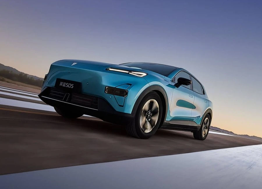 รถไฟฟ้า 2 รุ่นกระแสแรงมากในตอนนี้ ระหว่าง AION UT กับ DEEPAL SO5 ราคา ...