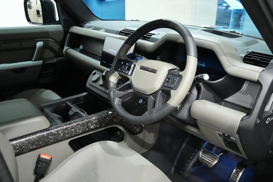 LAND ROVER DEFENDER OCTA Edition One เปิดตัวในไทยในราคา 22 ล้านบาท ...