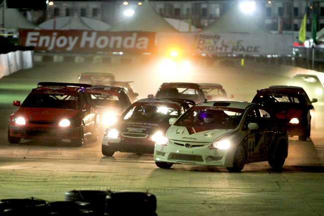 ฮอนด้า เปิดงาน Honda Day Live Night Race: The Battle Town | เช็คราคา.คอม