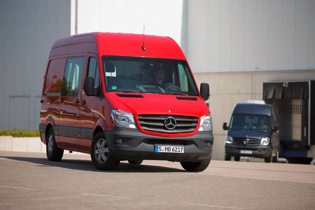 Mercedes-Benz เปิดตัว The new Sprinter โฉมใหม่ ในงาน Bus & Truck 2013 ...